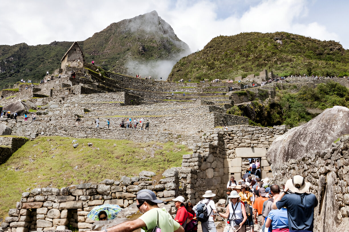 Discover the Magic of Machu Picchu: An Enchanting Journey with Peruways - Peruways
